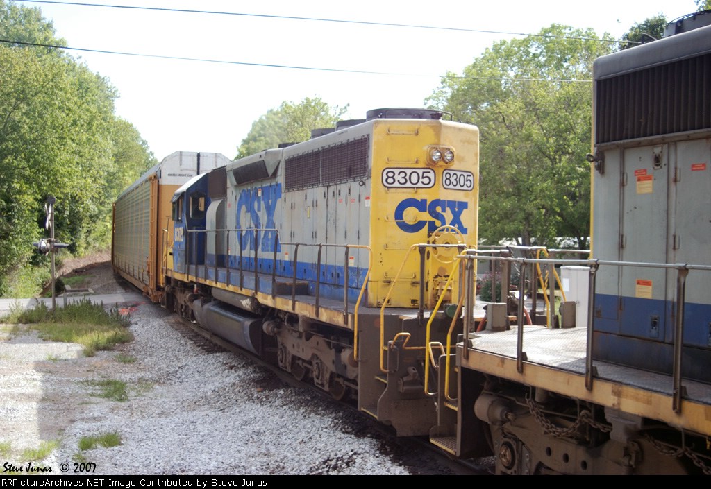CSX 8305 Q526